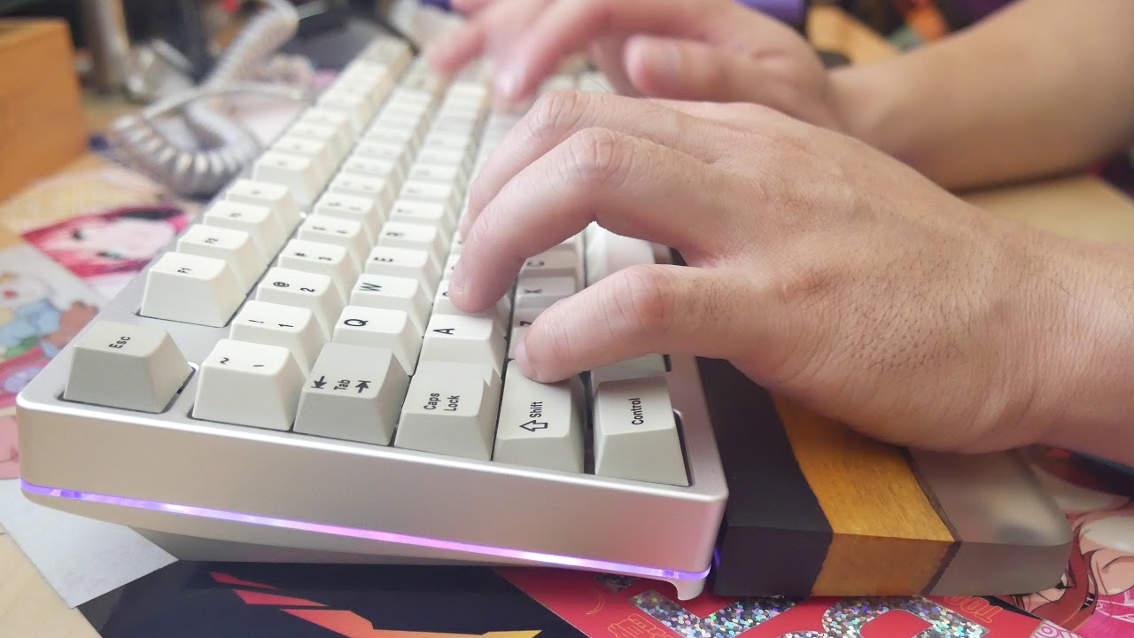 Mira TKL x Holy Pandas Typing Sounds - YouTube