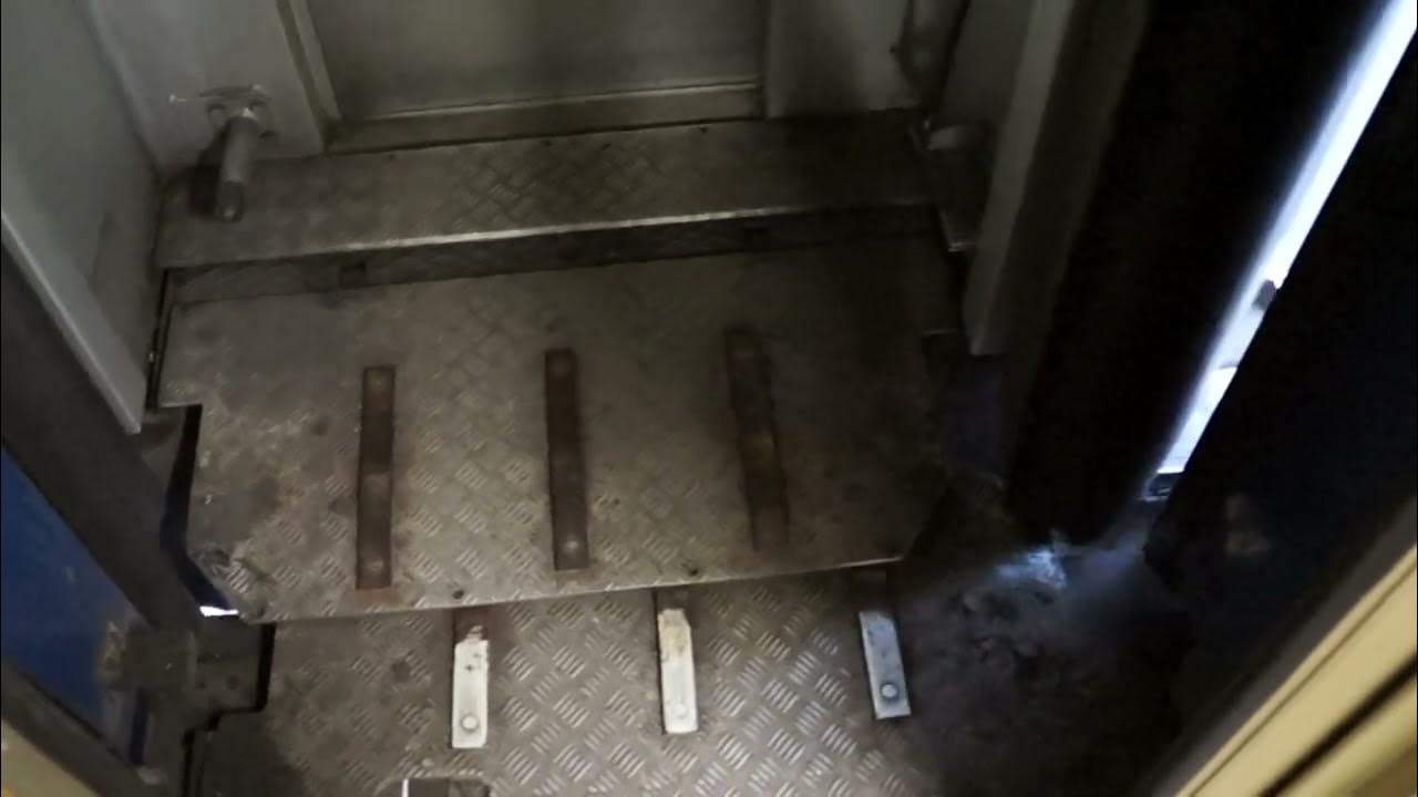 Einfahrt Thun, Gleis 5. Mit B 533 & B 614 - YouTube