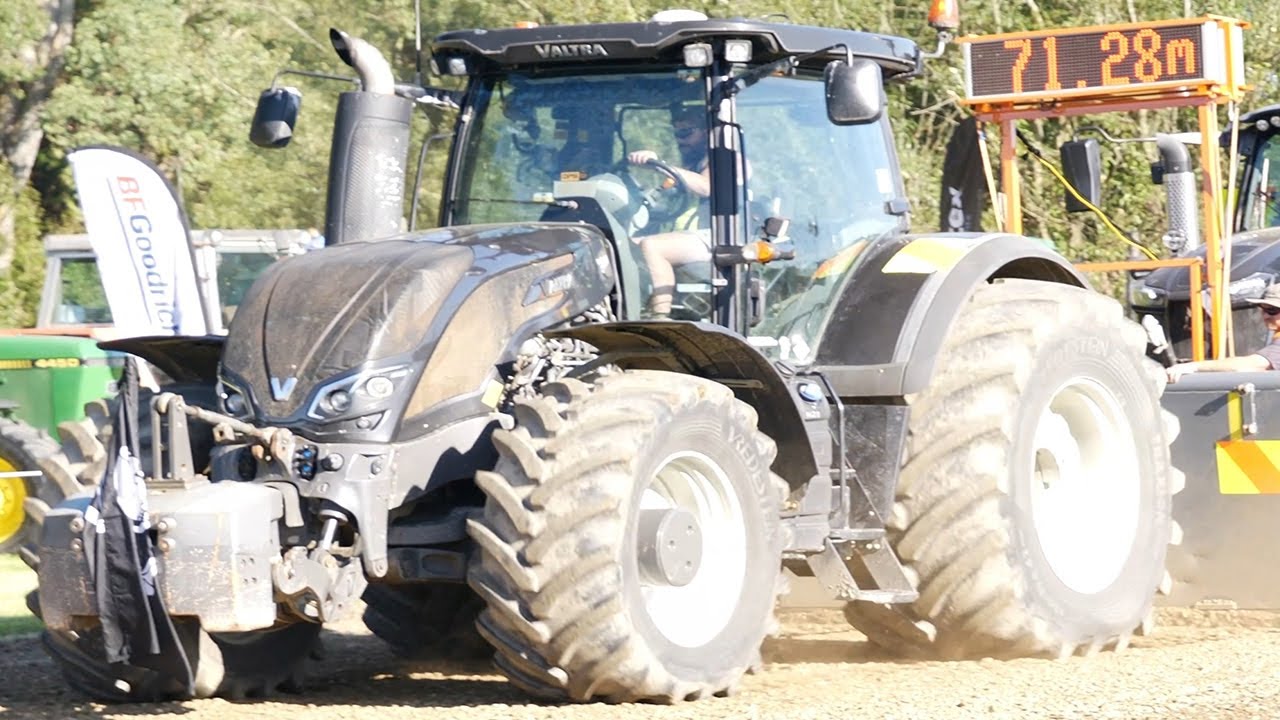 2014 Valtra Valmet S 274 Tractor Pulling at Southern Field Days in ...