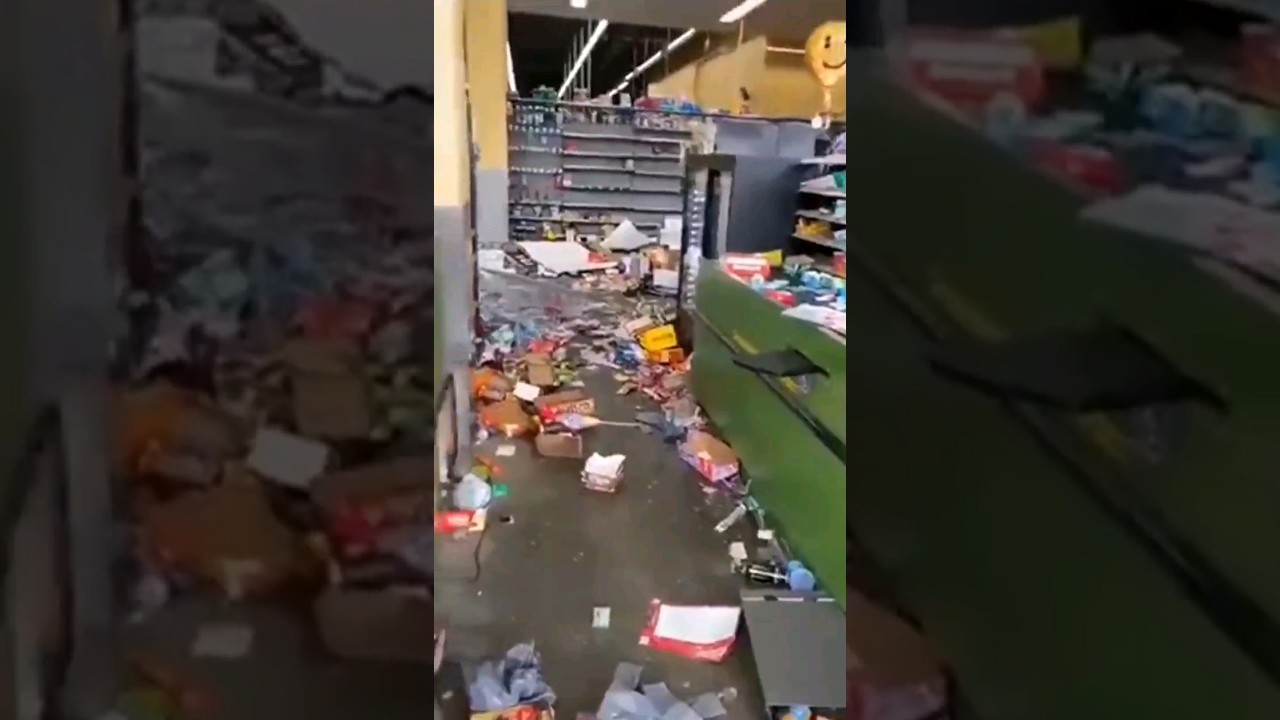 Chicago Walmart destroyed overnight! wtf is happening?? 4/19/23 - YouTube