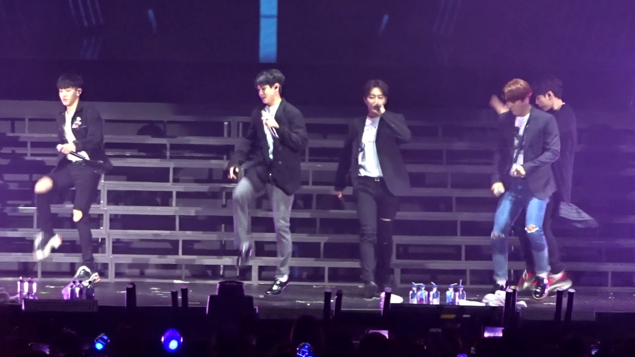 180602 하이라이트(Highlight) - Celebrate - YouTube