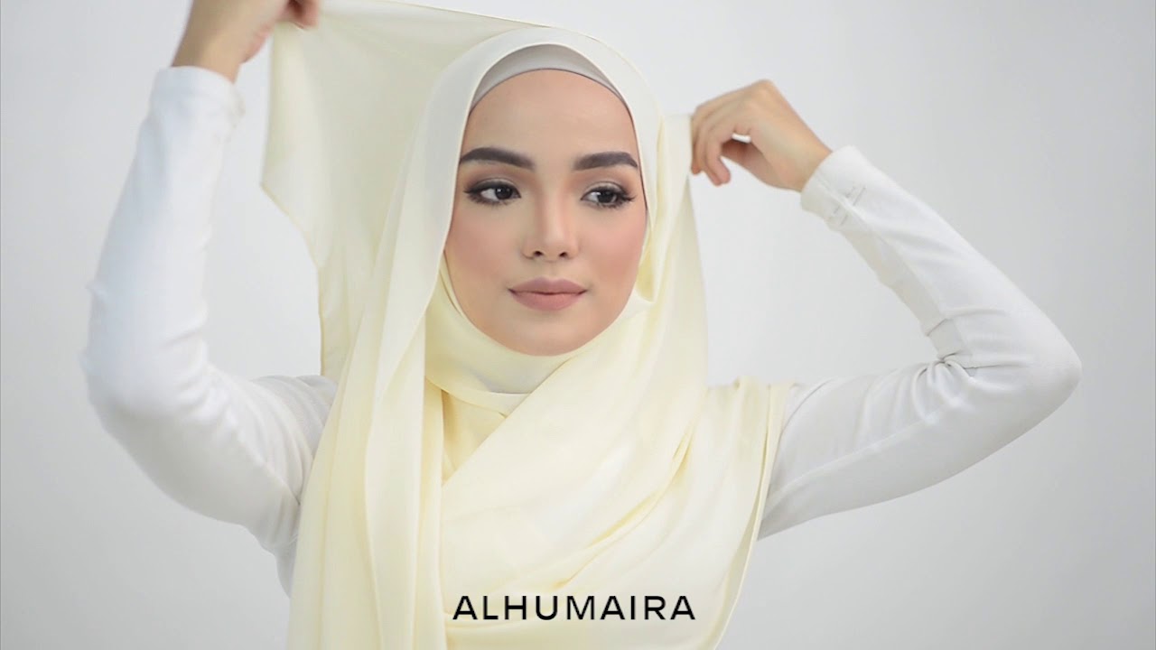 BASIC ESSENTIAL PLAIN SHAWL Styling Tutorial Style 33 - YouTube