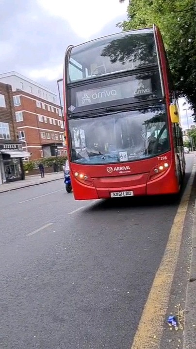 *Soon to have Electroliner's* T298 (KX61LDO) at Thornton Heath Bus ...