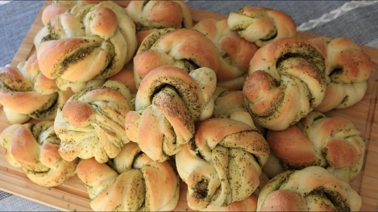 BREAKFAST ZA'ATAR KNOTS_ PASTRY WITH ZA'ATAR MIX - YouTube