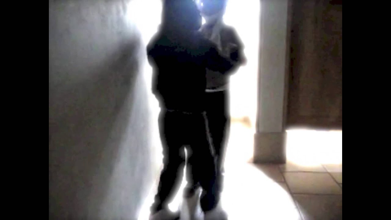 el mejor video del mundo ..el niño emo - YouTube