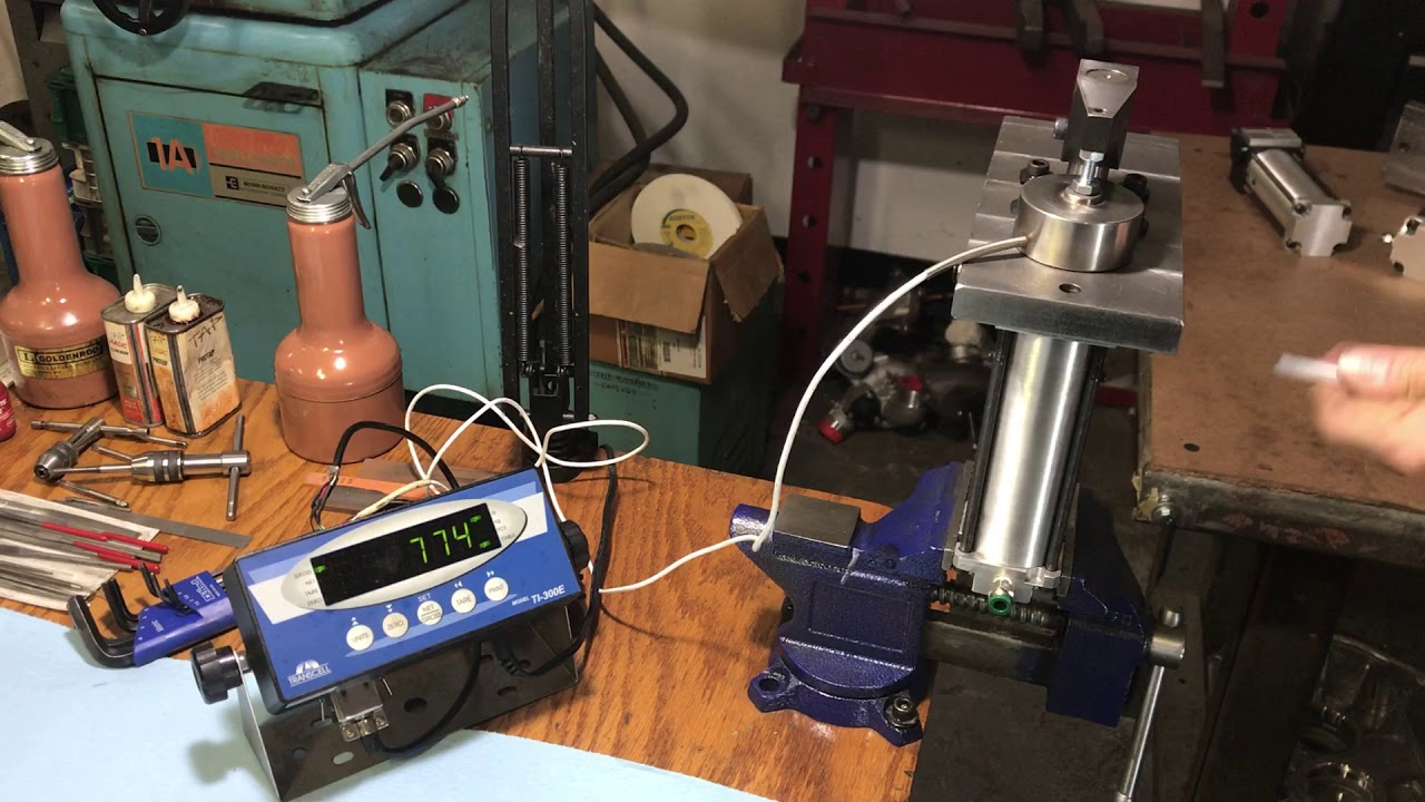 How The Quadloc™ Pneumatic Locking Swing Clamp Works - YouTube