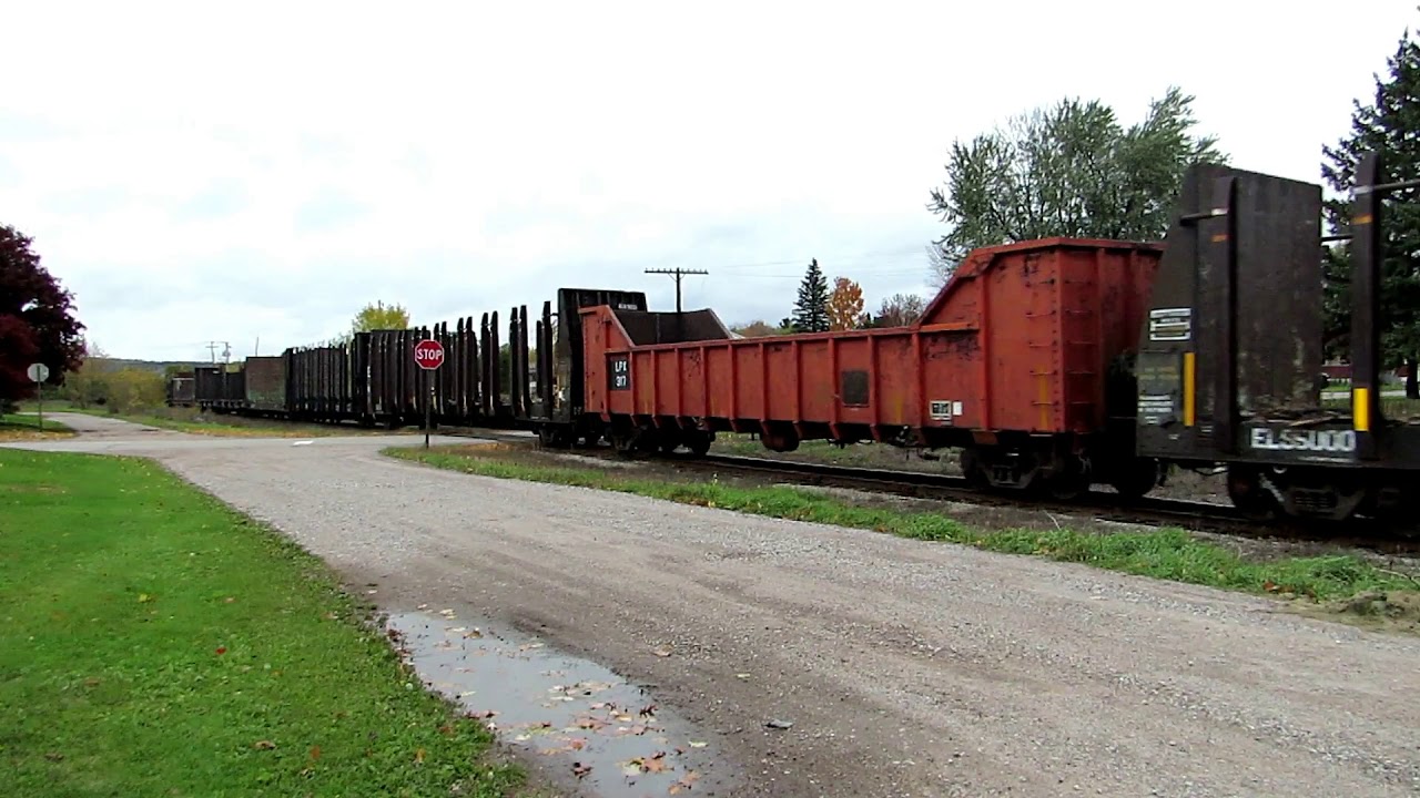 LONG SOUTH BOUND TRAIN PASSES EAST KINGSFORD, MI | Jason Asselin - YouTube
