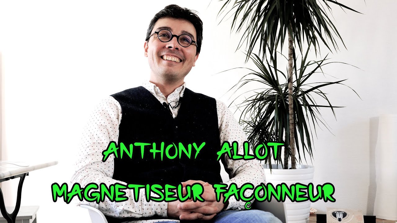 Portrait Anthony Allot - YouTube
