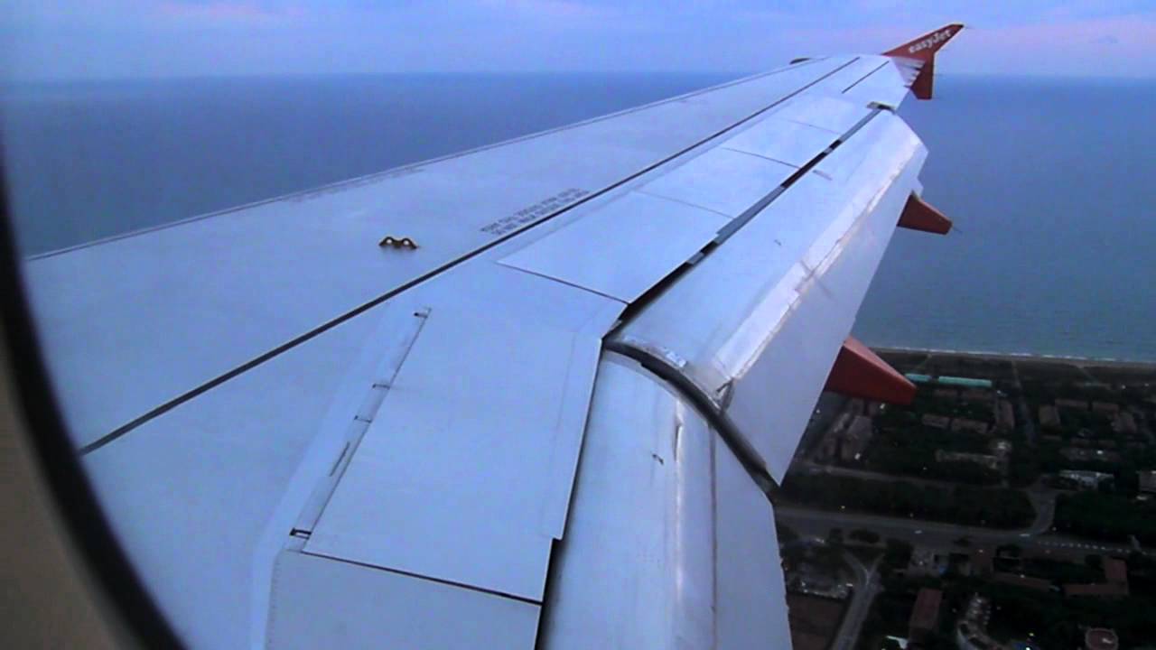Easyjet A320 sunset Landing at barcelona El Pratt - YouTube