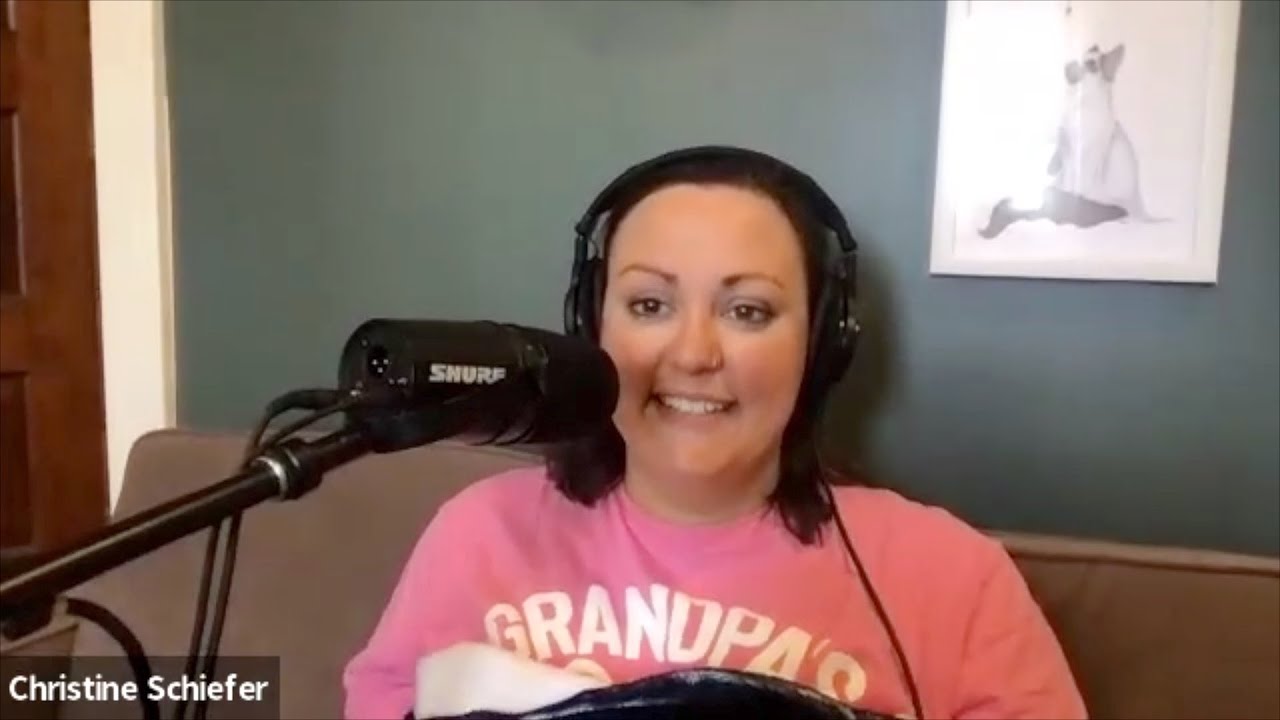 EP 326: Step-Stud Muffins and Microphone Kisses - YouTube