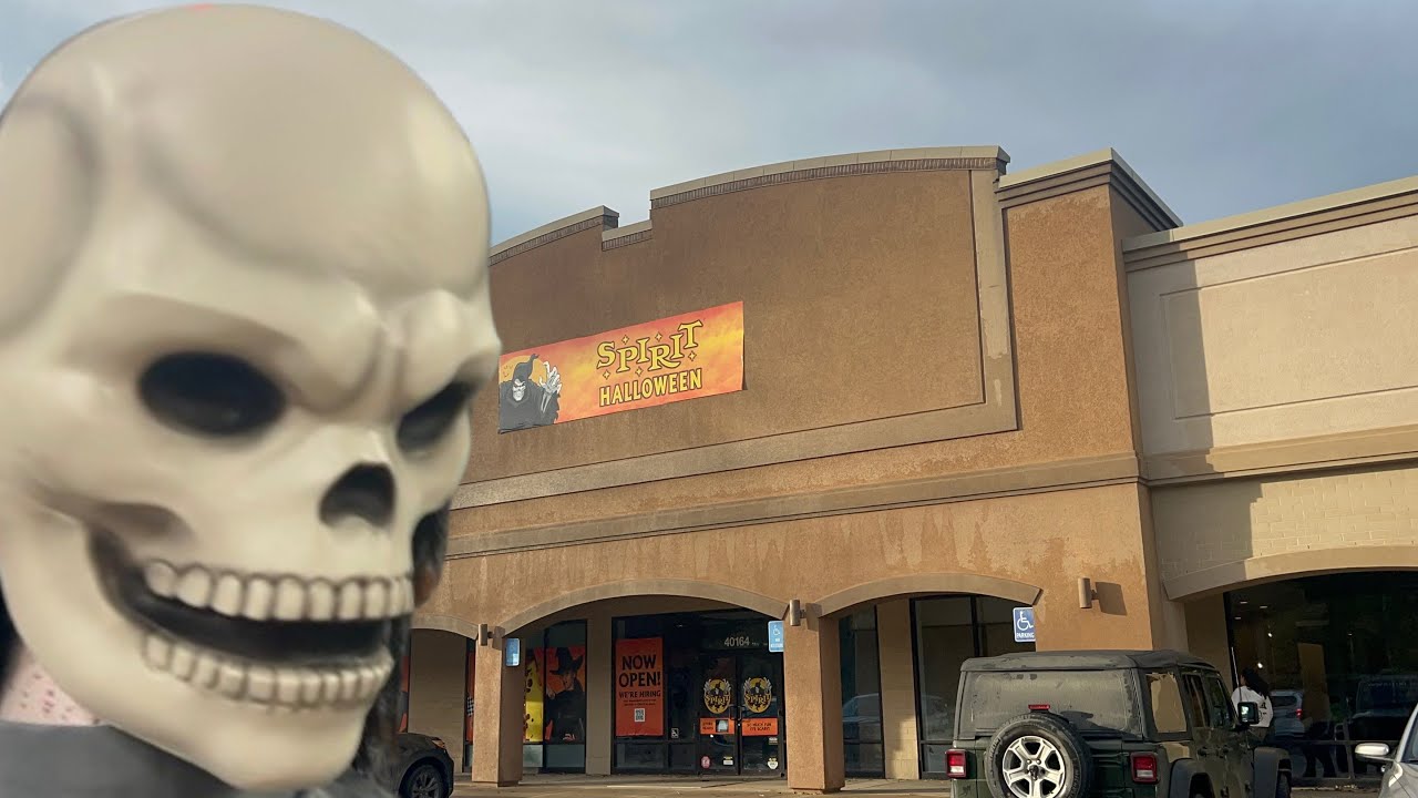 🎃 Spirit Halloween 2025 | Canton Michigan | Store Tour #10! 👻 - YouTube