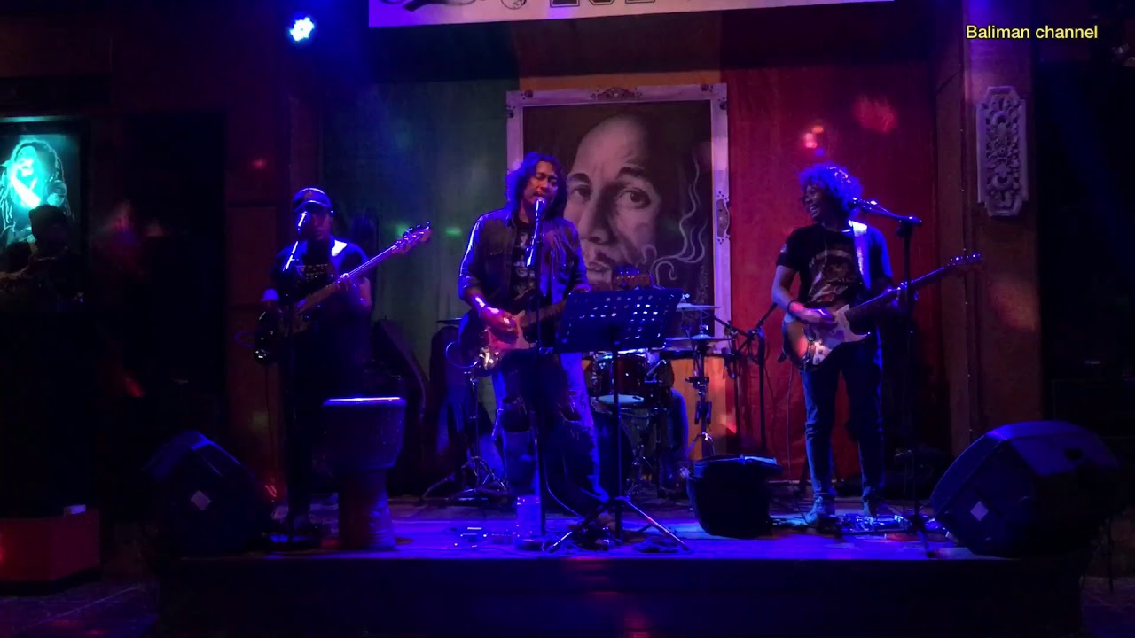 LIVE AT LOL BAR UBUD / Englishman In New York “sting” cover by “ABOE ...