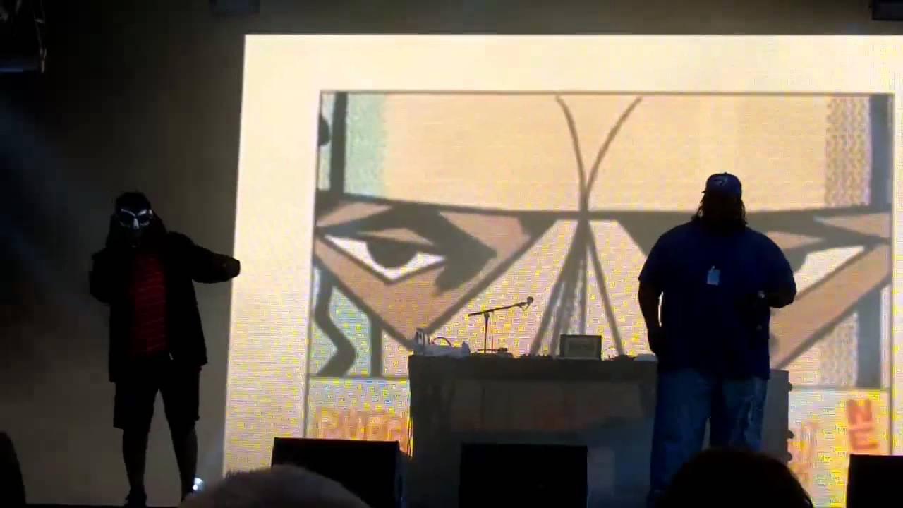 MF DOOM - All Caps / Curls / Figaro (Live at Flow Festival, 12/08/2011 ...