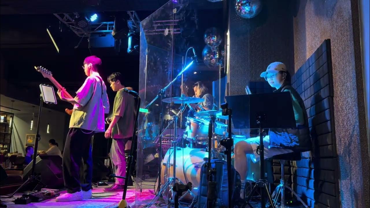 『直到世界盡頭』LIVE BAND | 賴小不爵士鼓 ft.8090樂團 - YouTube