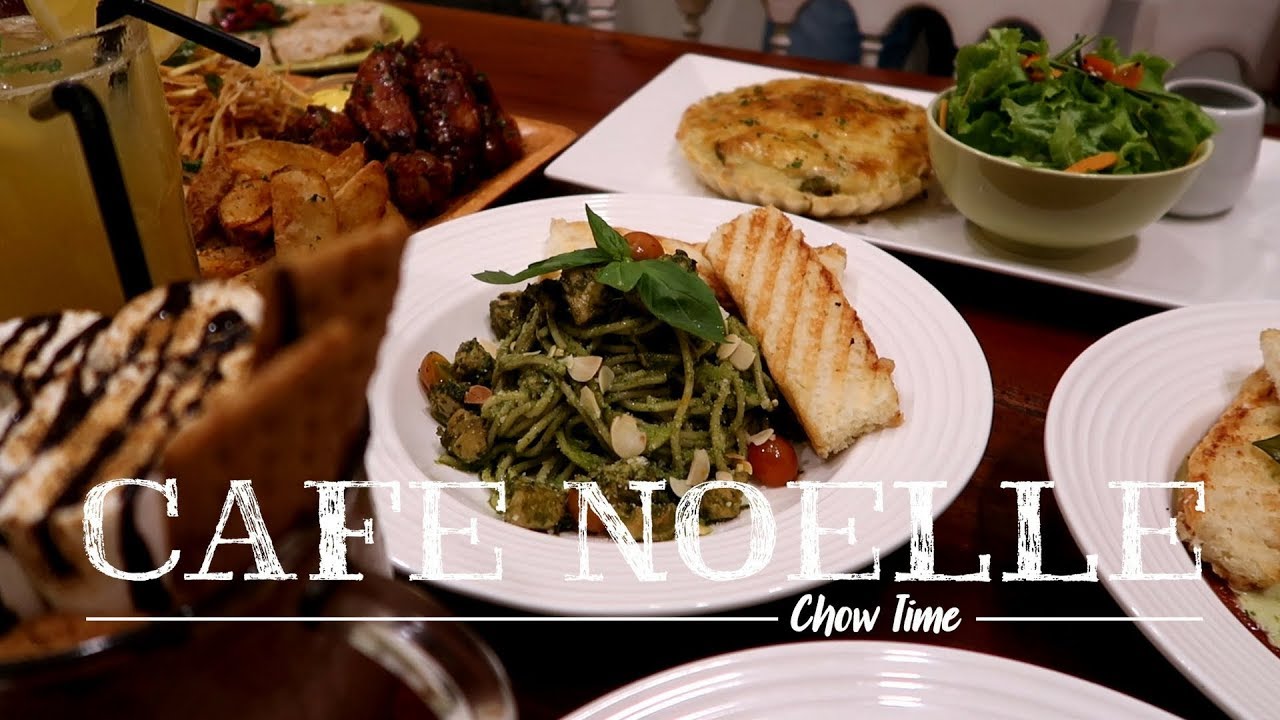 Holiday everyday at Cafe Noelle | My Kiwi Fella - YouTube
