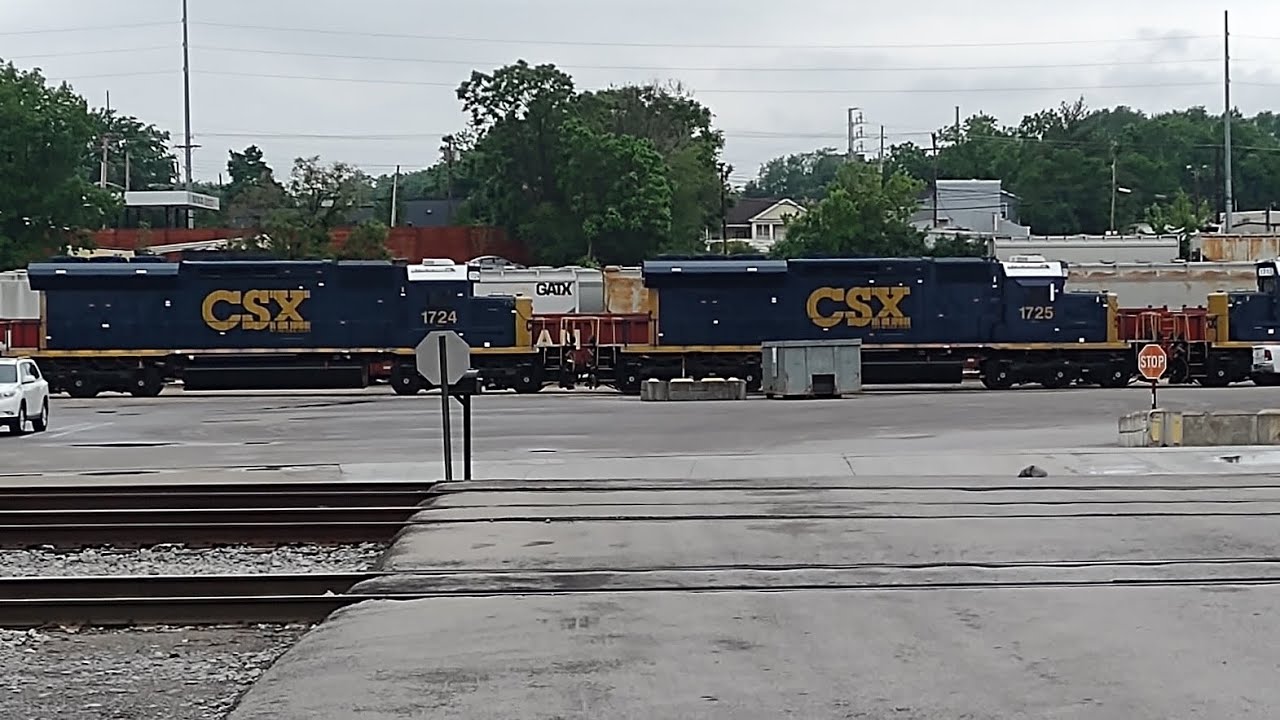 Taking a look at CSX's brand new ET23DCMs - YouTube