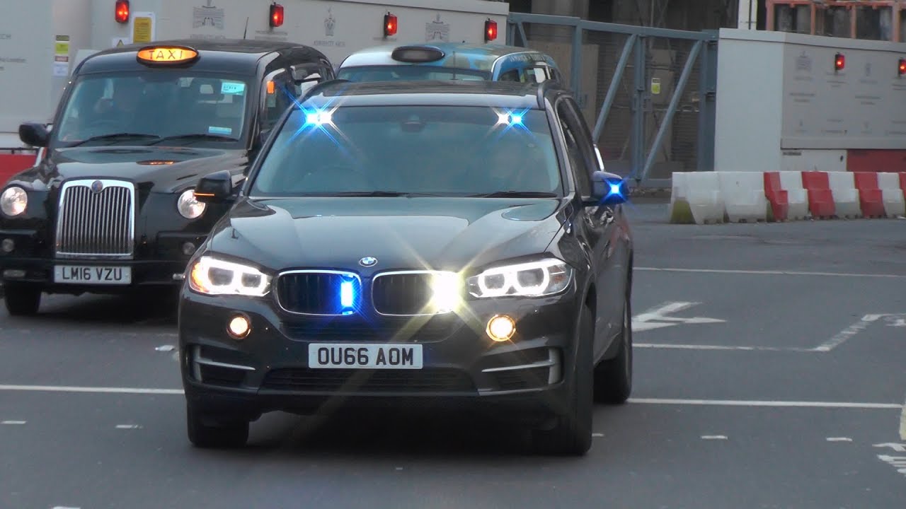 2X Unmarked ARV BMW X5 responding to different calls in London - YouTube