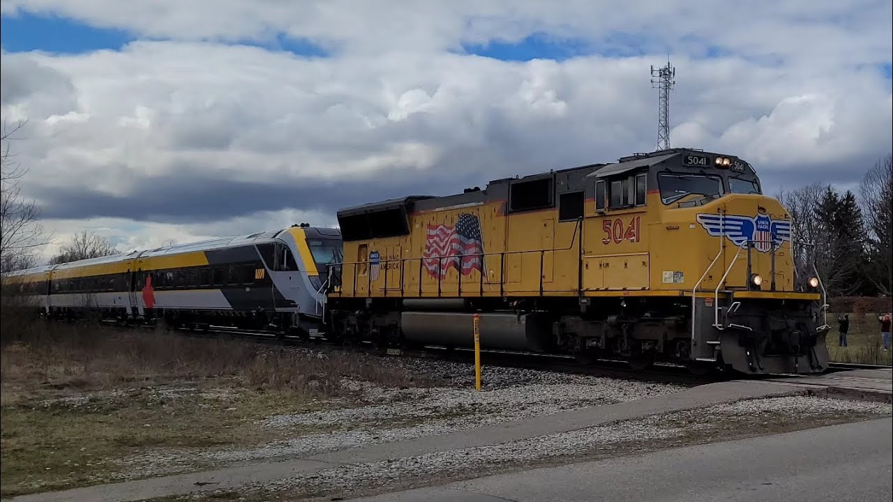 (New SCV-42 Siemens Fleet!!) (Union Pacific!) CN P276 - UP 5041 With ...