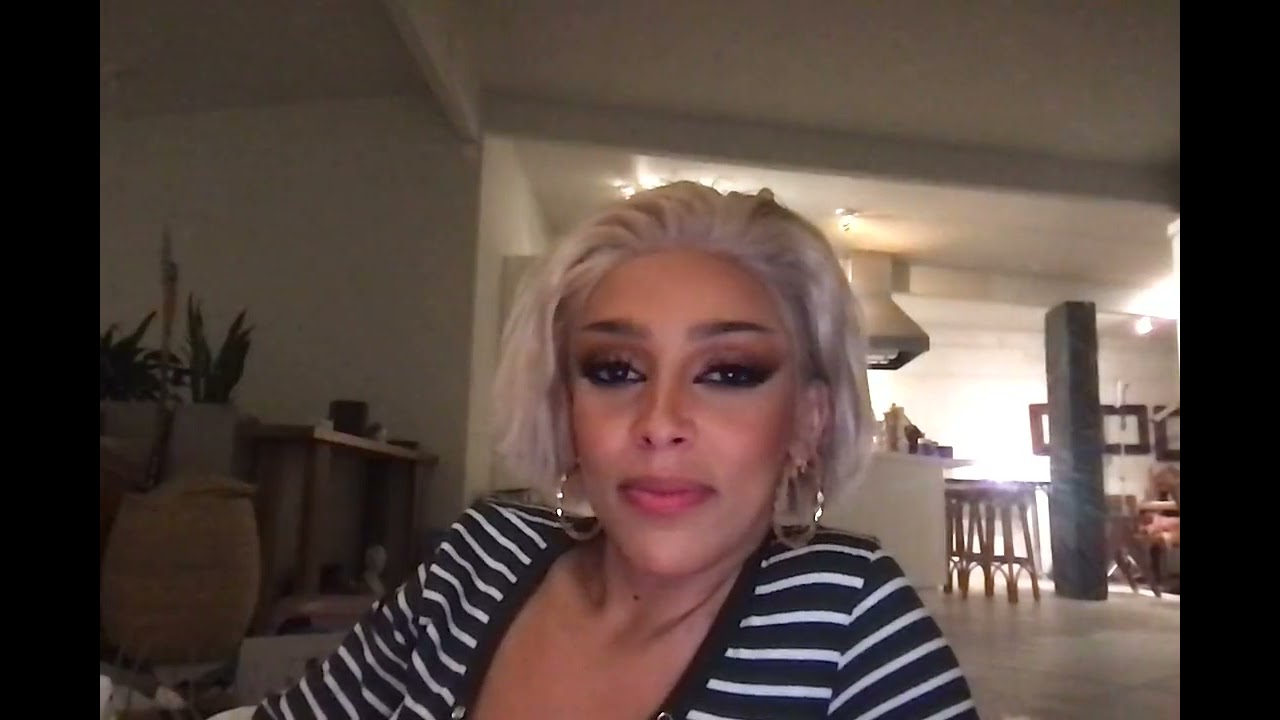 Stan Twitter: Doja Cat yelling "welcome to twitter!" and then staring ...