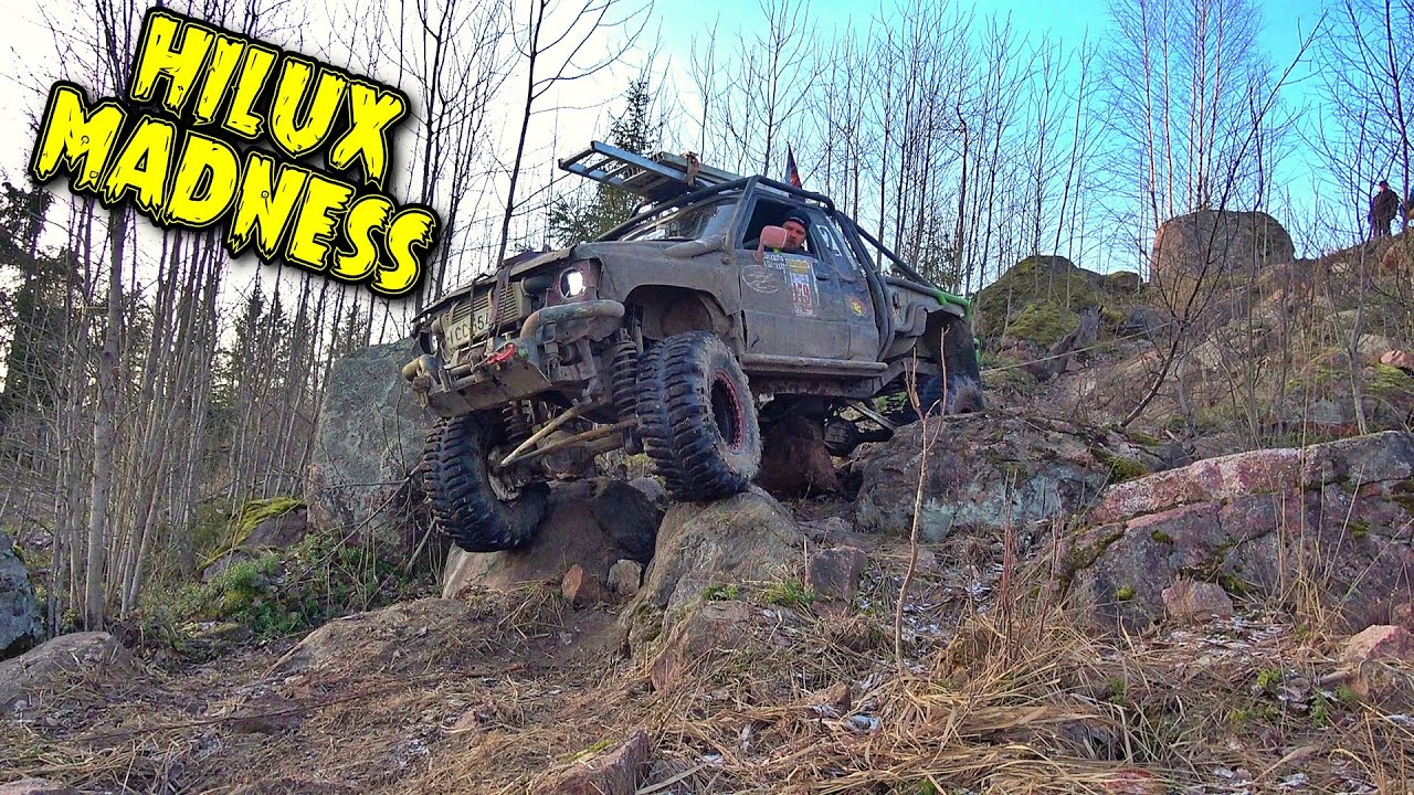 "Fun Truck" Toyota Hilux Punkka 4x4 Off-road Park - YouTube
