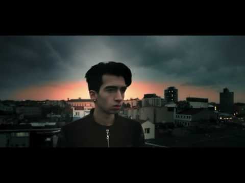 Gece Gölgenin Rahatına Bak    Çağatay Akman Official  Video 1