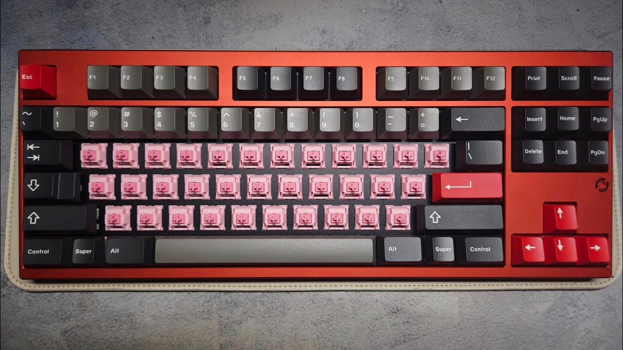 Neo80 Red - MZ Y1 Switches - Swagkeys Dolch Keycaps - Alu Plate ...