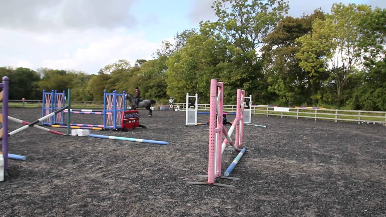 Peake Farm: Julia jumping - YouTube