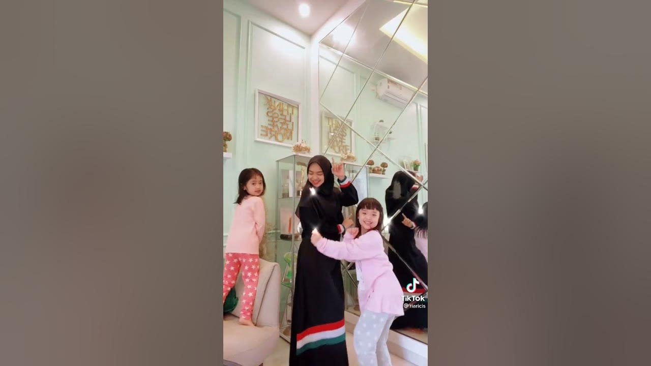 Tik Tok Ria Ricis With Maryam Khadijah Terbaru Youtube