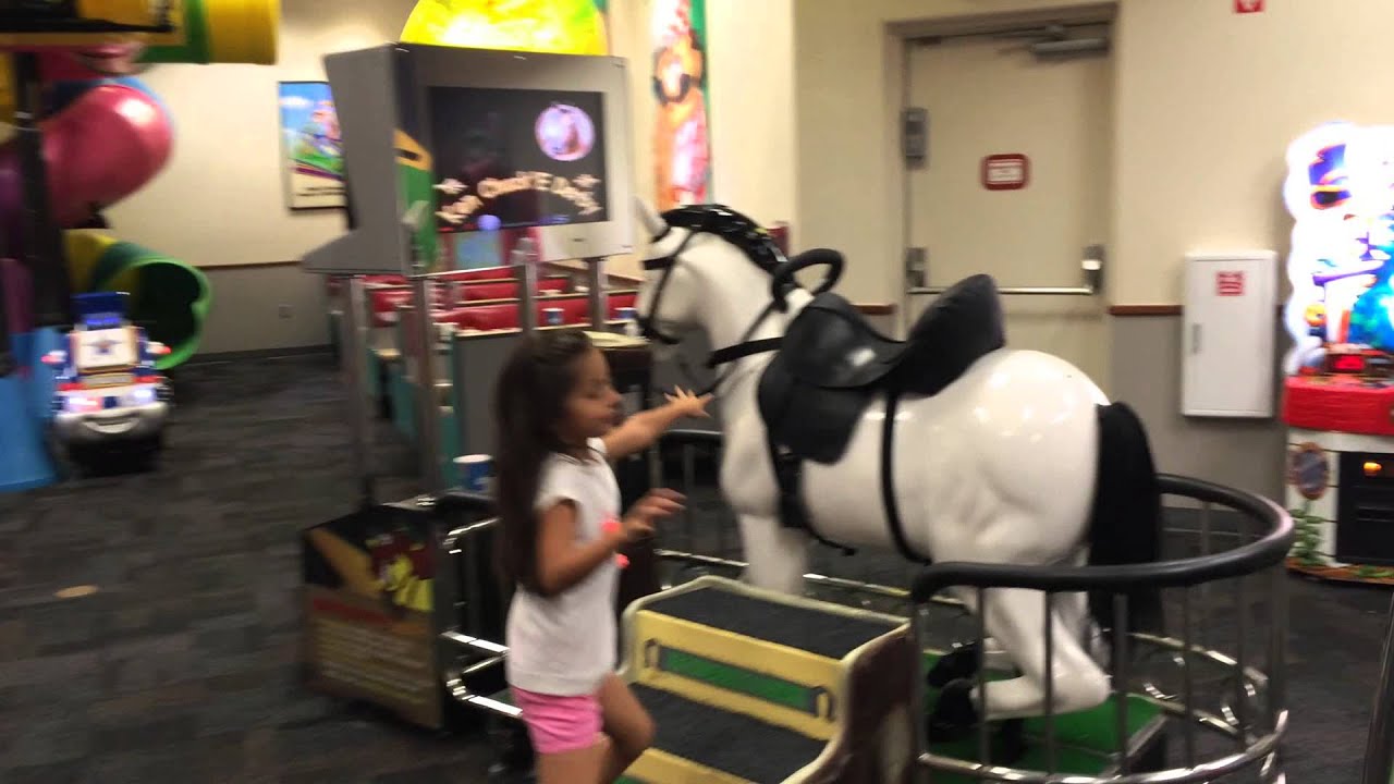 Chuck e cheeses- Chucky cheese- playground- chuck e cheeses - YouTube