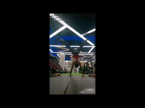 Amazing shuffle dance in the air training 2/2 - YouTube