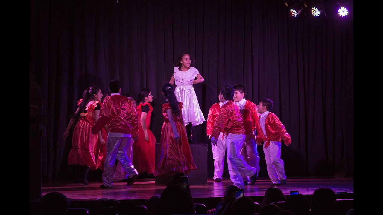 Me gritaron Negra / Victoria Santa Cruz / #teatro - YouTube