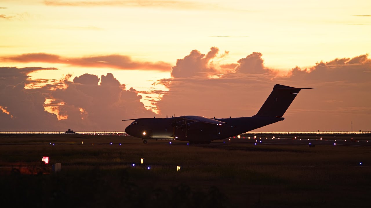 French Air Force (Airbus a400m F-RBAE). Landing in Tahiti (NTAA). 04/01 ...
