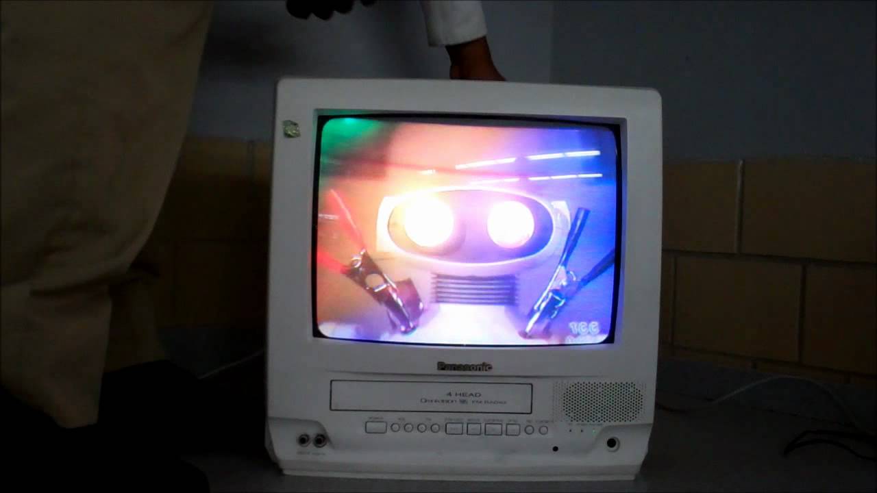 Warping the Image on a TV - showmethephysics.com - YouTube