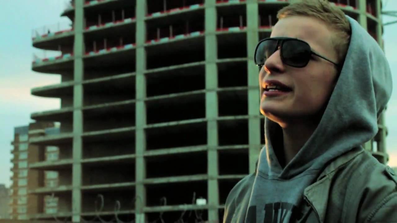 Olly B - Lost Thoughts [THE OFFICIAL VIDEO] - YouTube