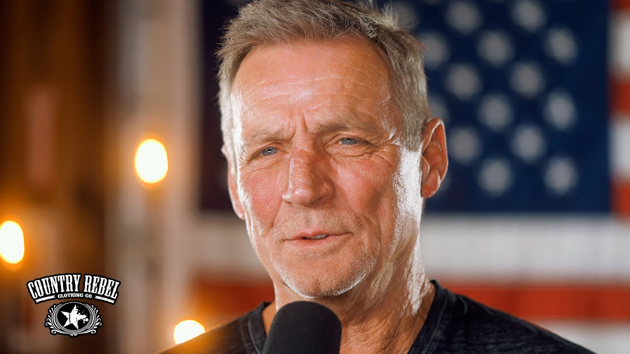 Loretta Lynn's son Ernie Lynn performs - Troubadour (George Strait ...