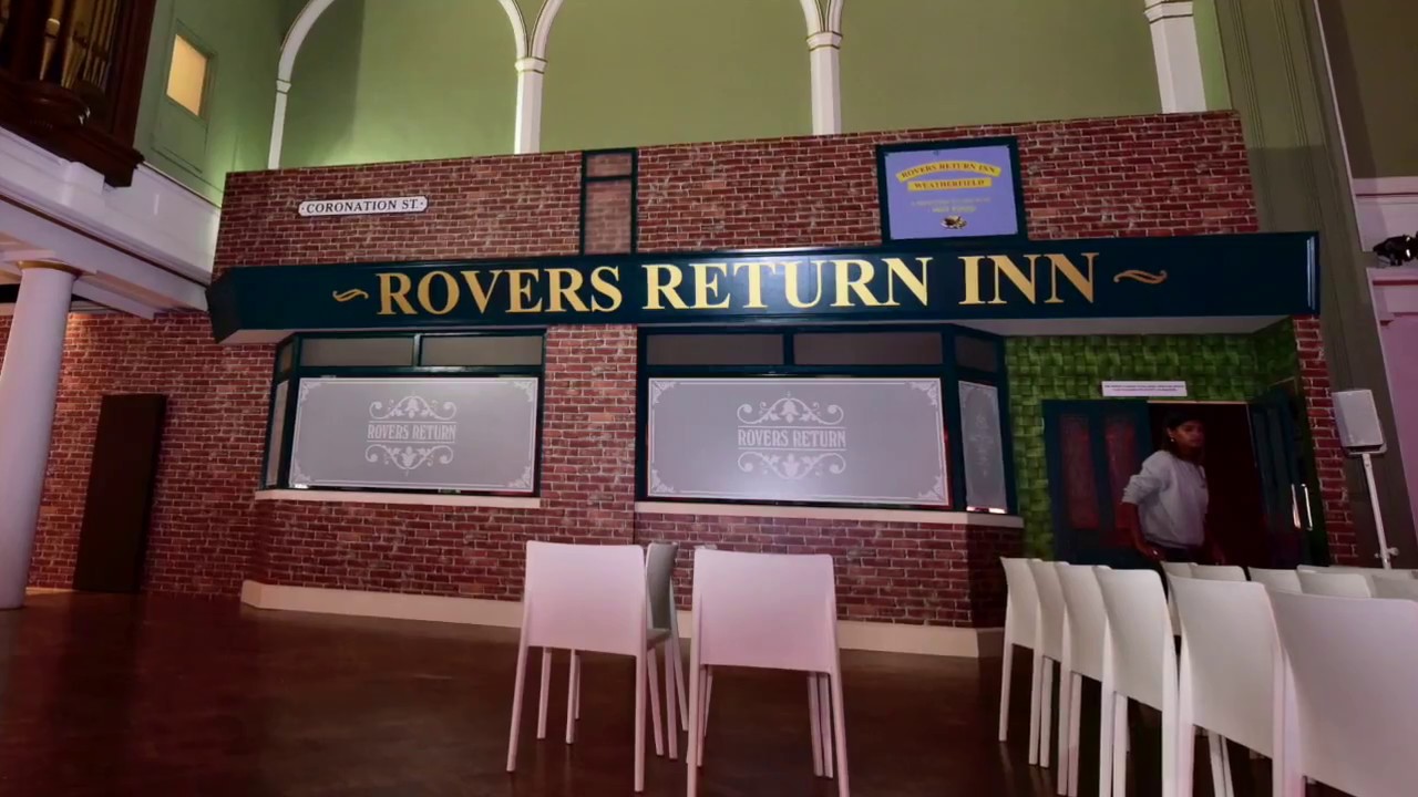 Rovers Return Build ITV - YouTube