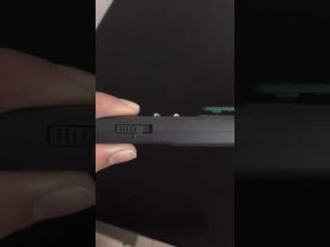 How to test the voltage of an outlet or light switch - YouTube