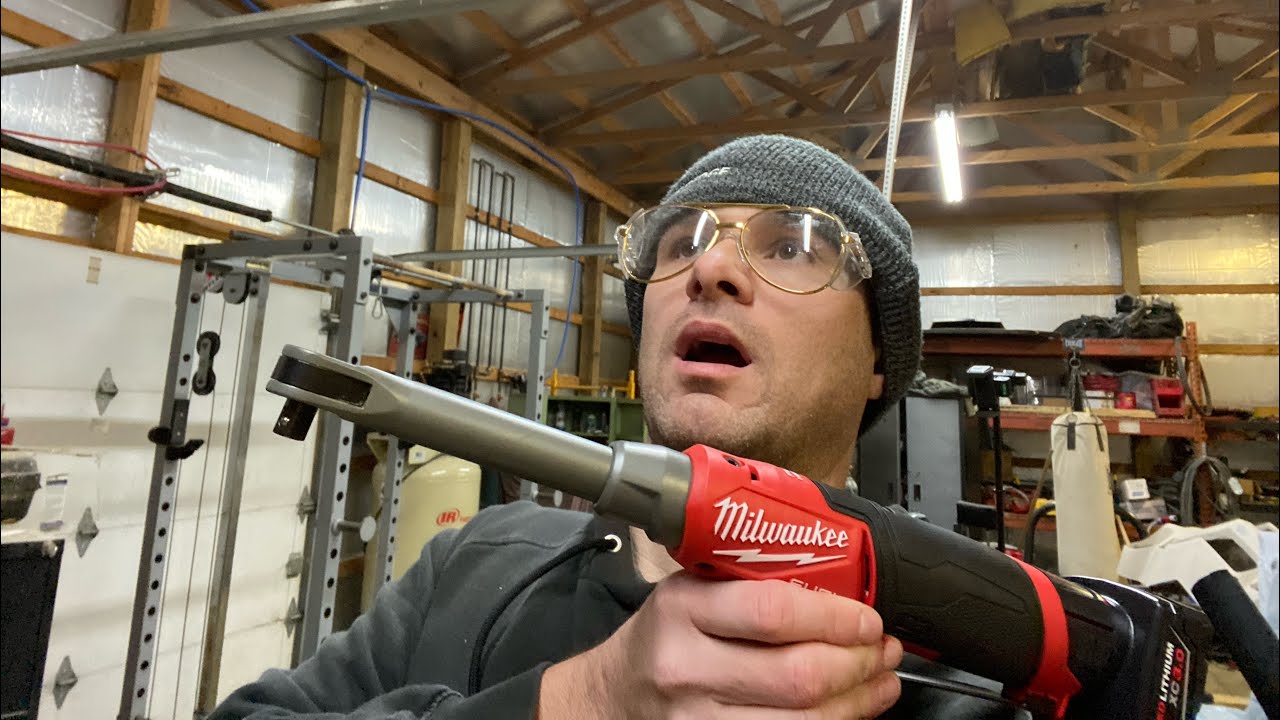 Milwaukee Extended reach high speed ratchet 2569-20. Quick 👀 look - YouTube