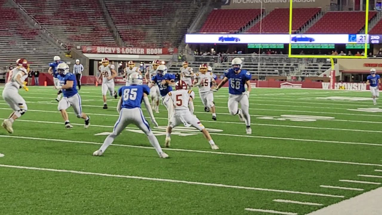 Lodi's Brady Puls takes 59-yard screen pass for a touchdown - YouTube