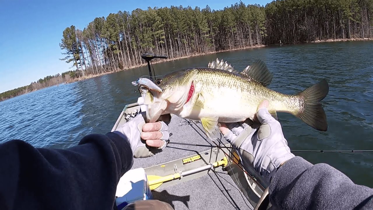 Late Winter Fishing on a WINDY day - YouTube