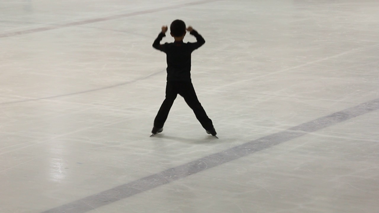 Johnny ice skating 2017 - Star Wars Remix Goblins - YouTube