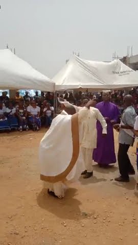 Amazing dancing steps of a Catholic Priest during Cathedraticum in the ...