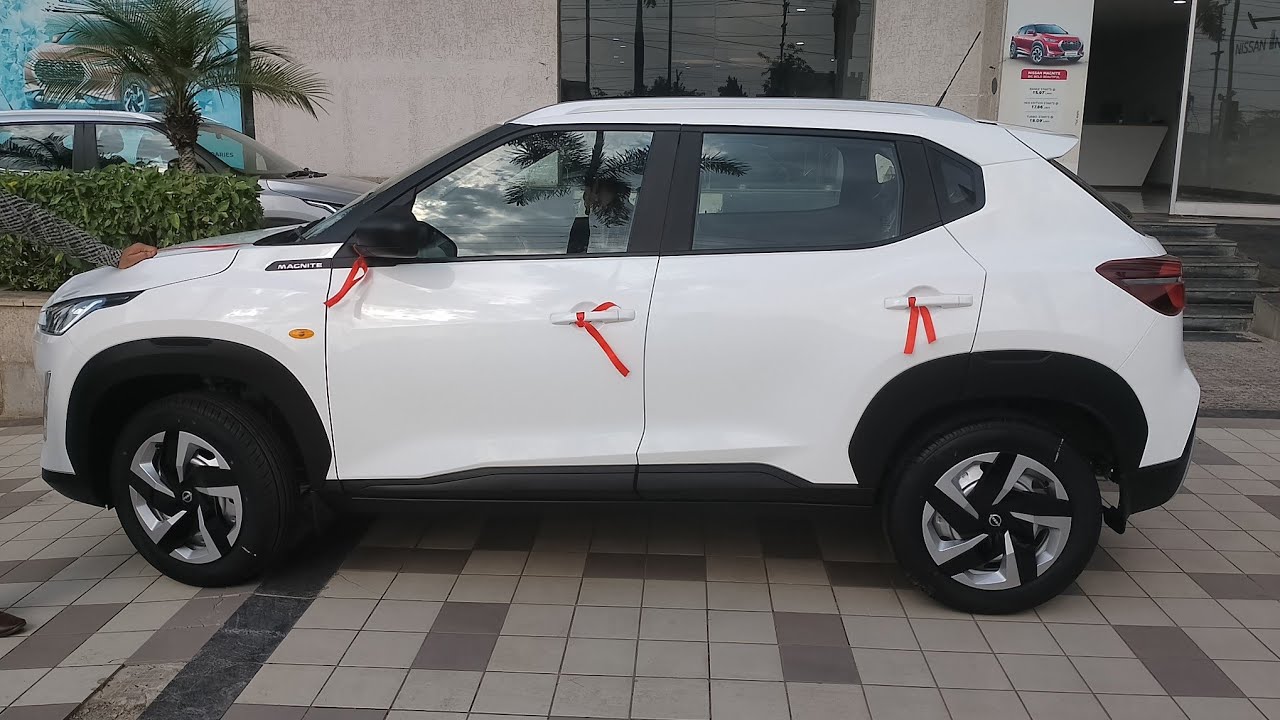 Nissan magnite XE variant 2023 update variant all information. - YouTube