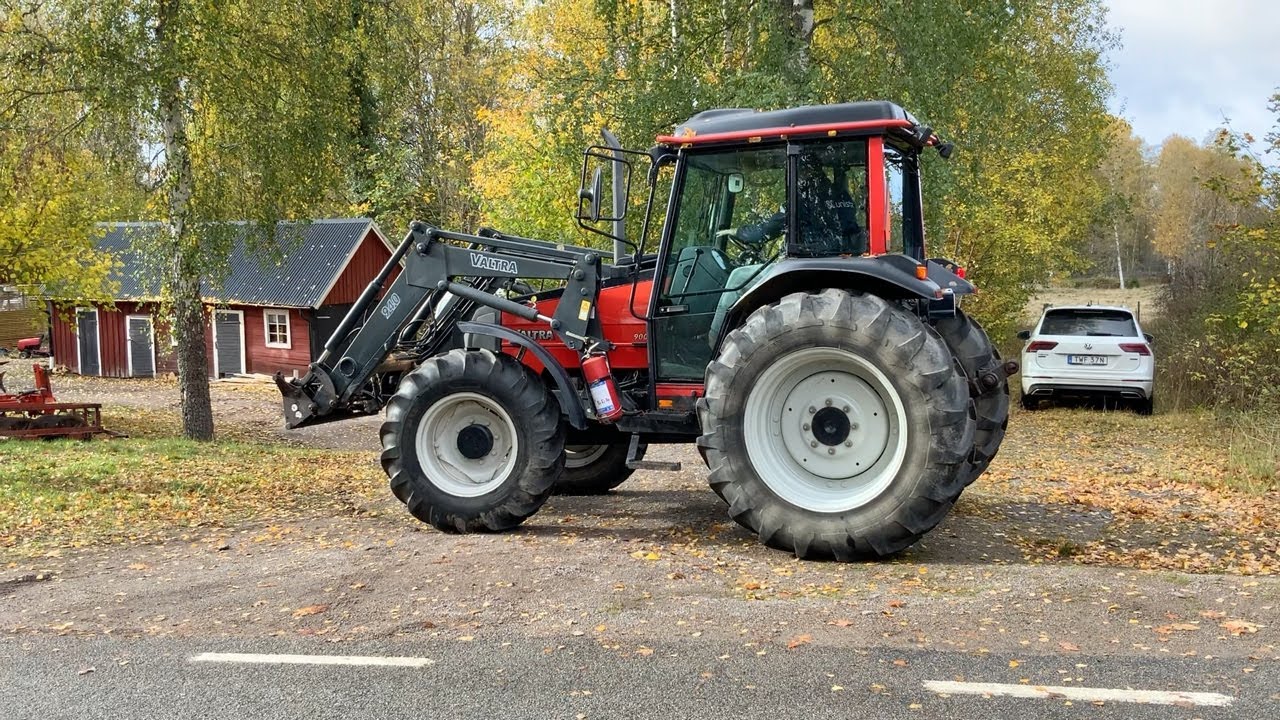 Köp Traktor Valtra 900-4 på Klaravik - YouTube