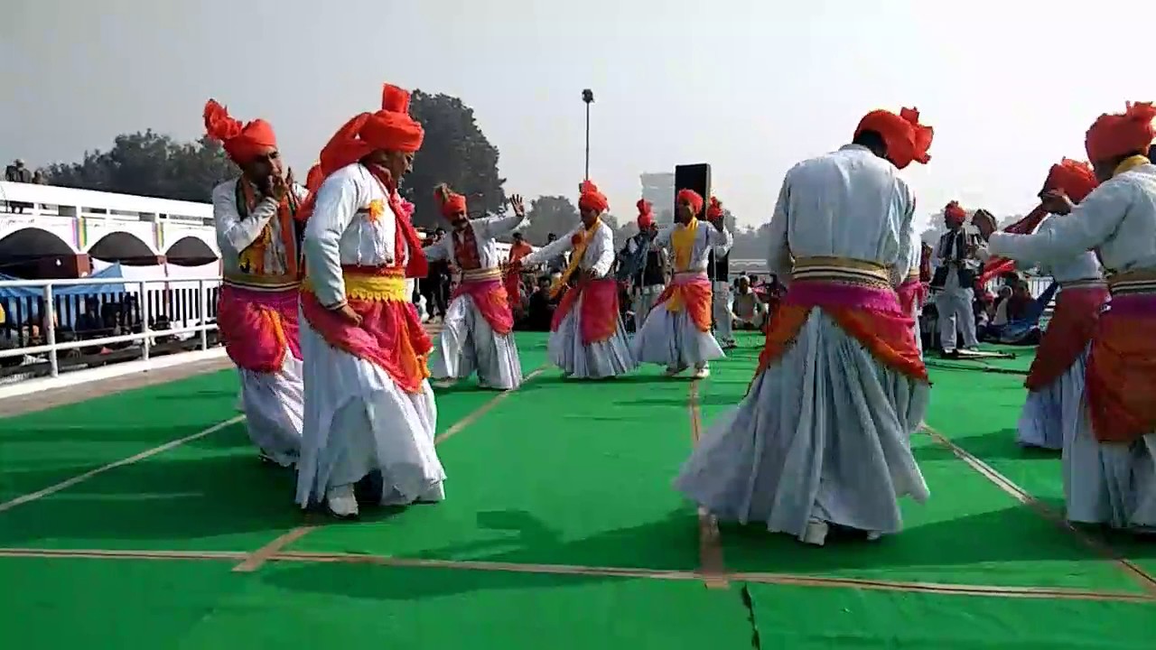 Dogari kud dance of jammu - YouTube