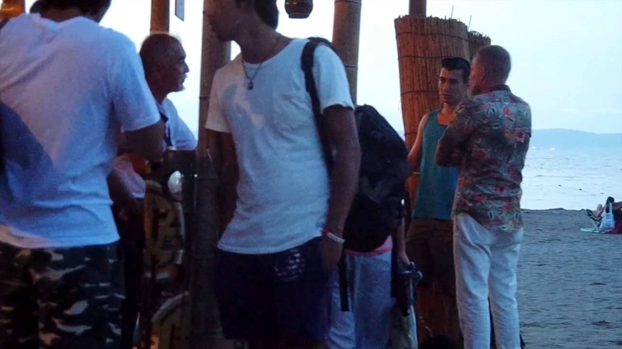 Japan in 2 minutes: Hayama Morito Beach 葉山 森戸海岸 - YouTube