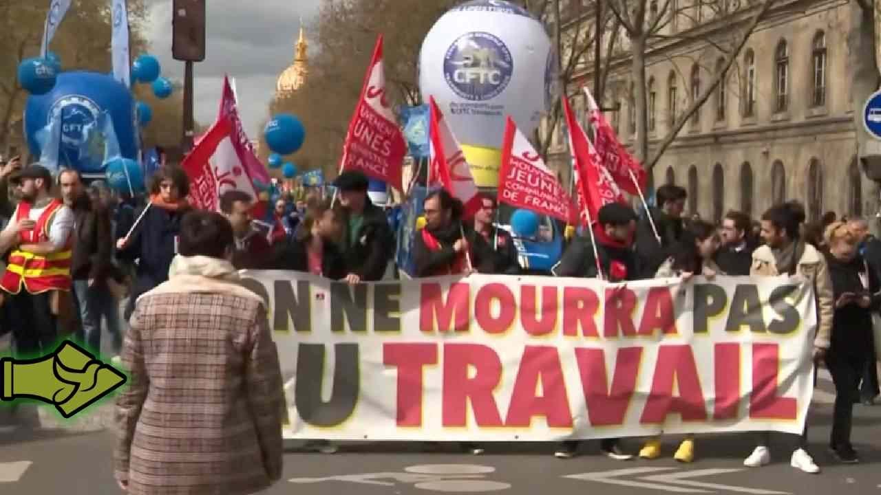 ΕΠΙΜΕΝΟΥΝ ΟΙ ΓΑΛΛΟΙ,ΠΑΡΑΜΕΝΟΥΝ ΣΤΟΥΣ ΔΡΟΜΟΥΣ ΚΑΙ ΔΙΑΔΗΛΩΝΟΥΝ - YouTube