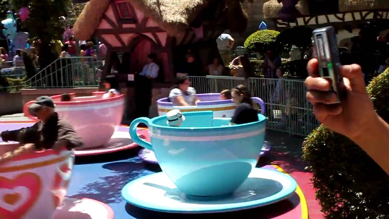 THE MAGICAL DISNEYLAND TEA CUP RIDE - YouTube