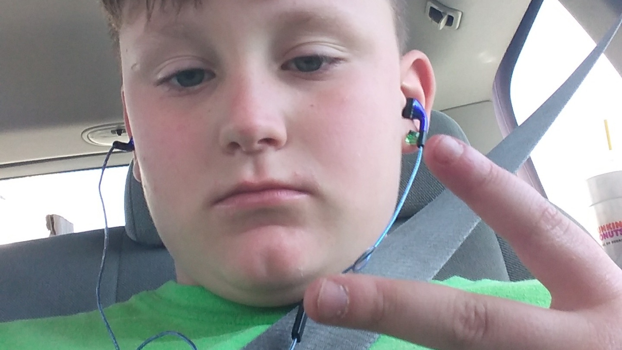 Howtobasic Face Reveal