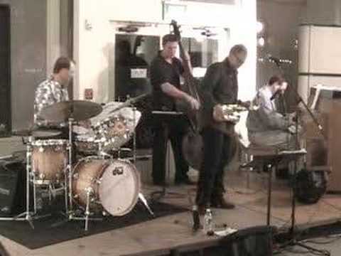 Garey Williams performing with Bruce Babad - YouTube